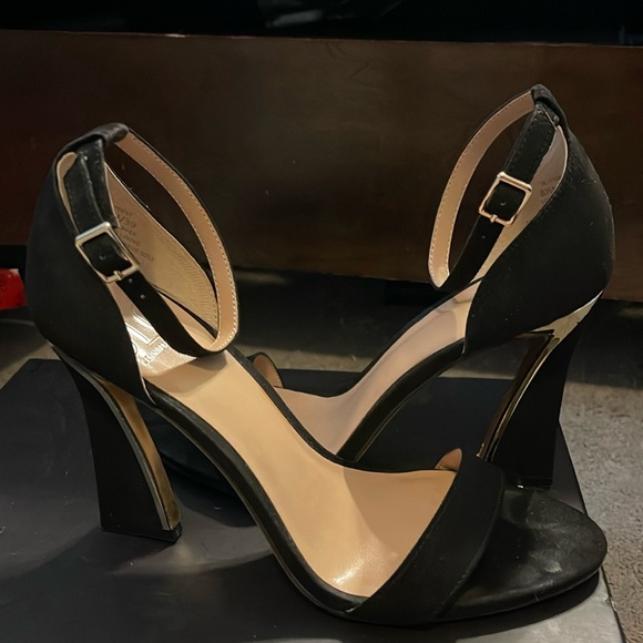 Jennifer Lopez | Shoes | Jlo Jennifer Lopez Hidee Sandal | Poshmark